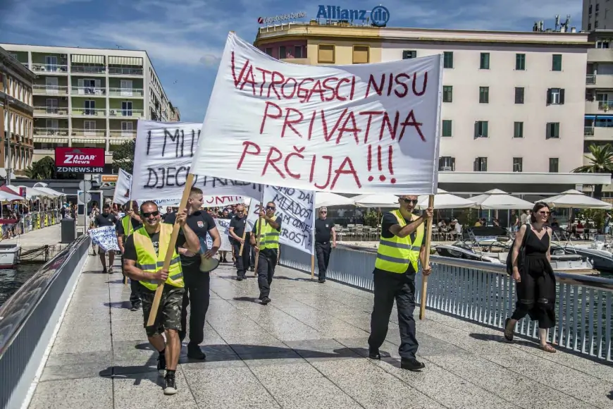 Prosvjed zadarskih vatrogasaca (fotogalerija) - Zadarski portal